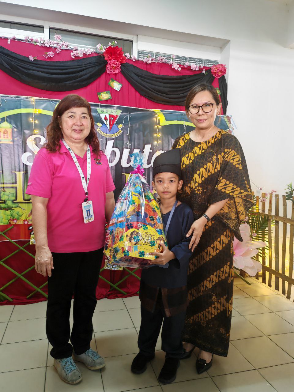 ALAMAK! ST.JAMES RAYA LAGI~ - Pejabat Pendidikan Daerah Kota Kinabalu